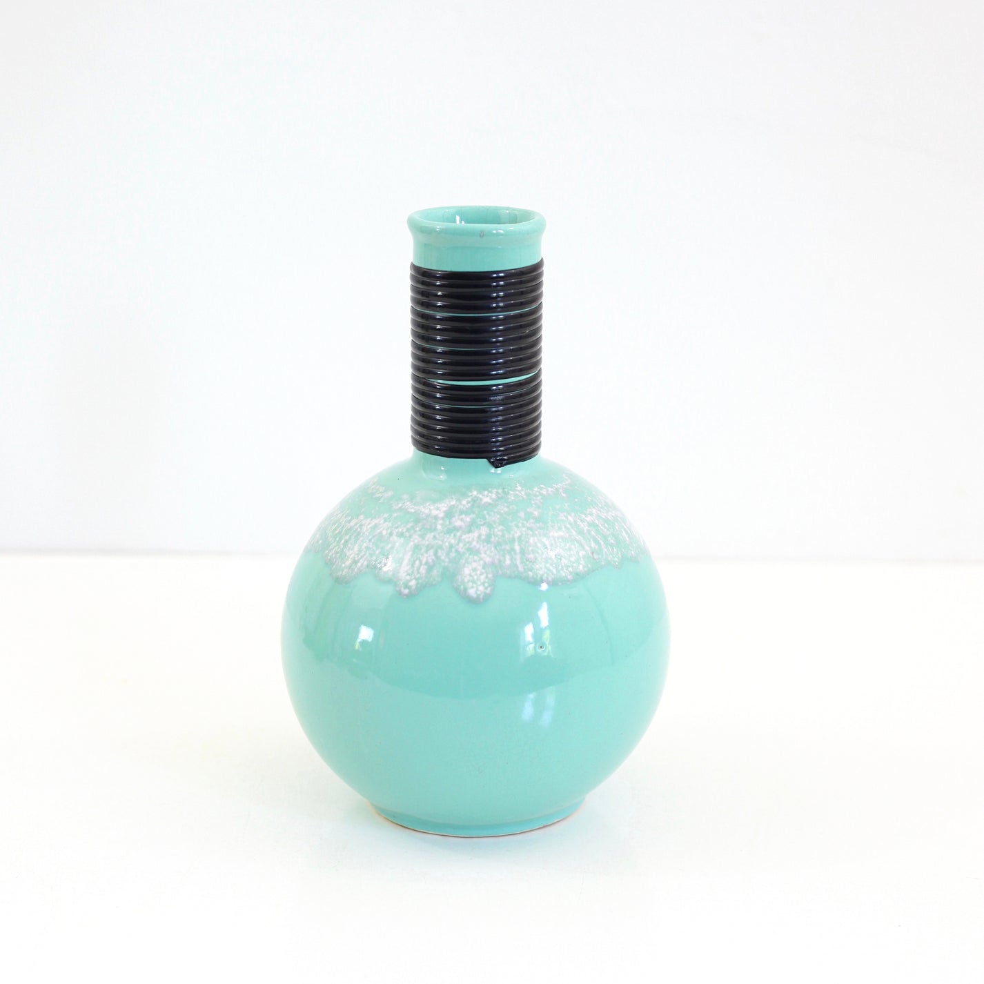 SOLD - Mid Century Aqua Drip Glaze Vase – Wise Apple Vintage