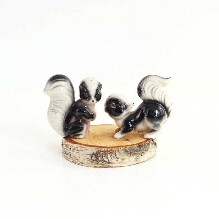 SOLD - Vintage Skunk Salt and Pepper Shakers by Relco – Wise Apple Vintage
