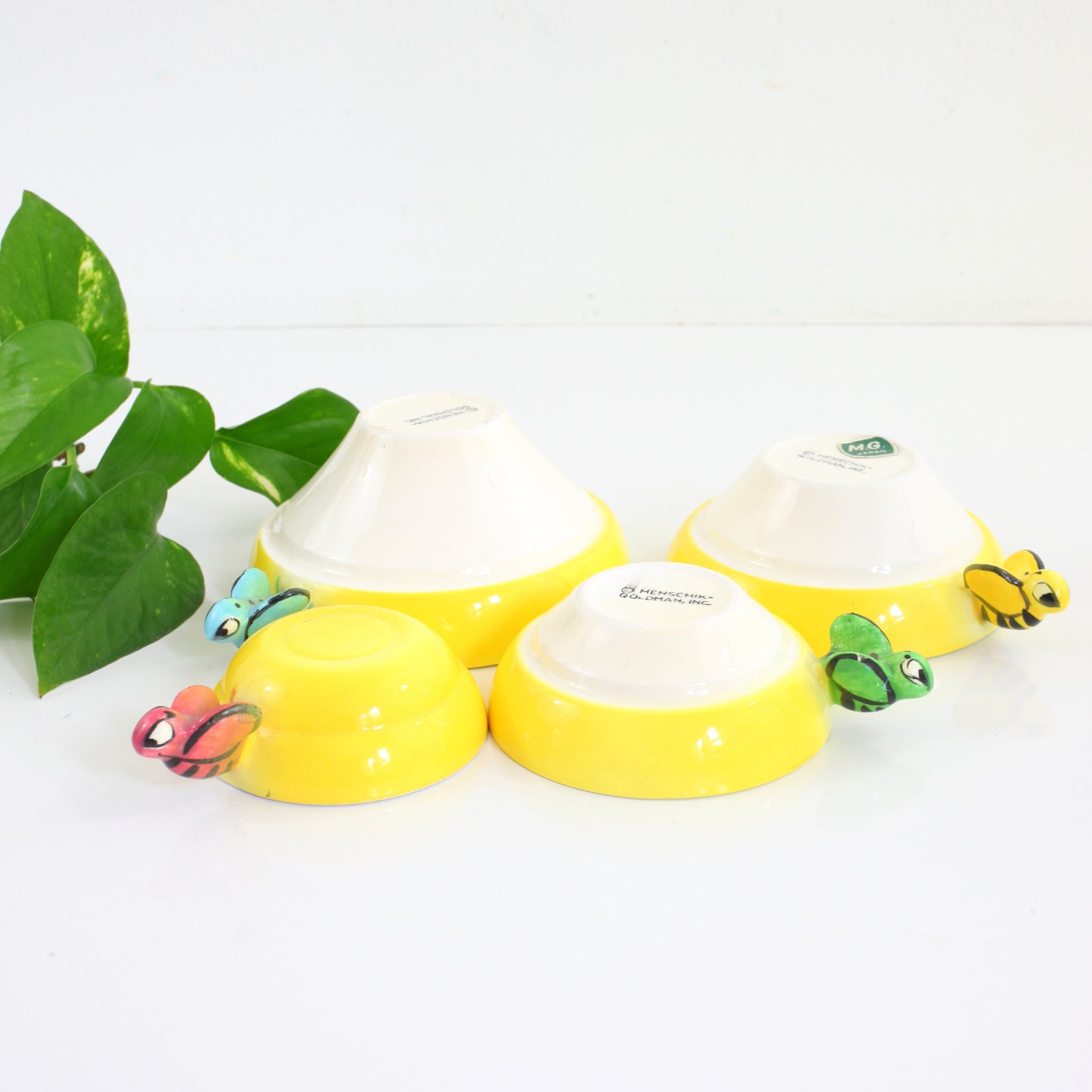 SOLD - Vintage Bee Hive Measuring Cups by Menschik Goldman – Wise Apple ...